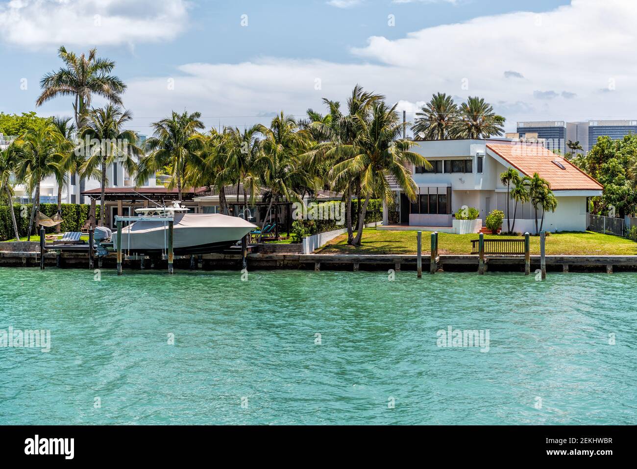 Wealthy family house hi-res stock photography and images - Alamy