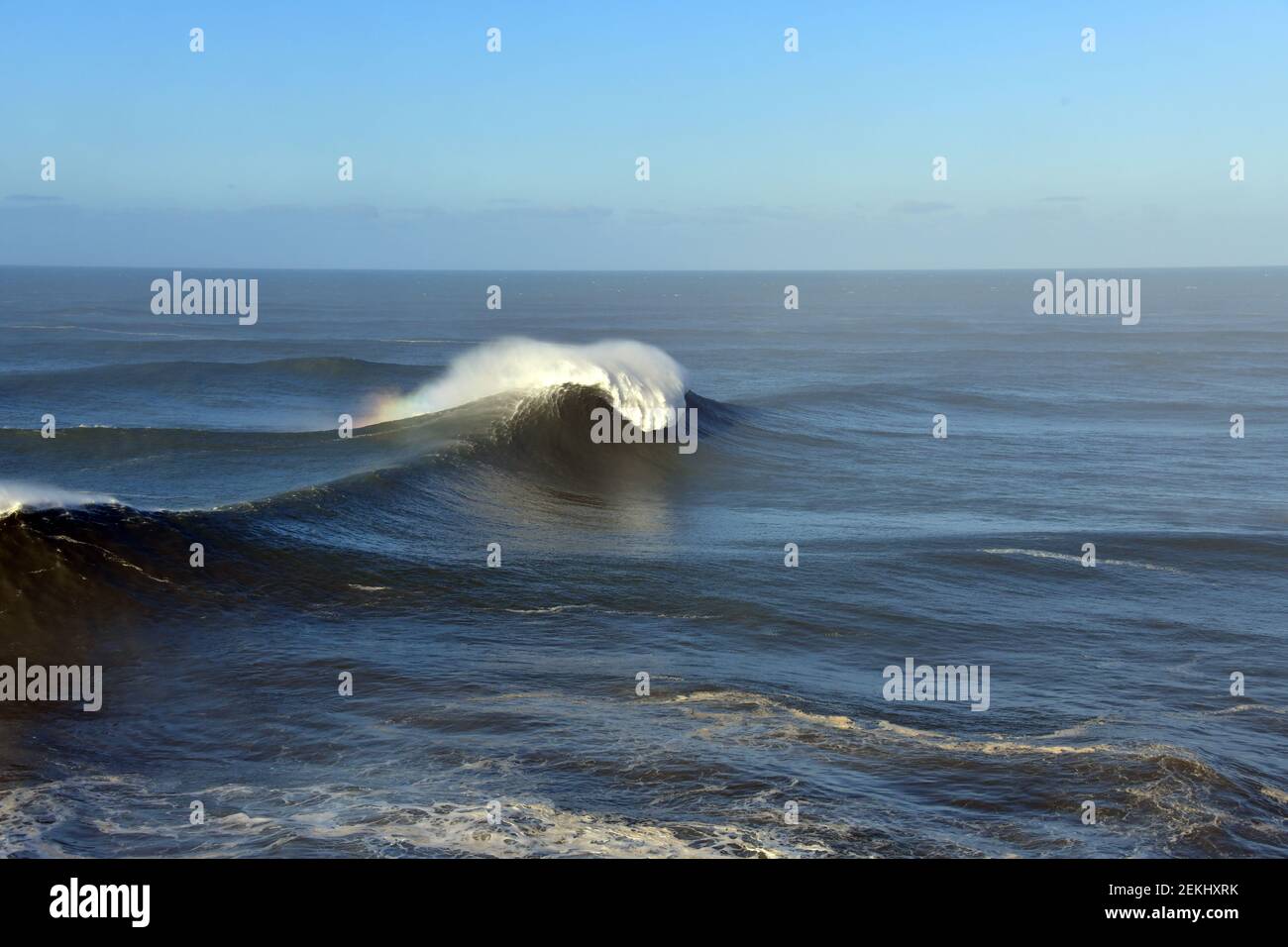 Empty wave hi-res stock photography and images - Alamy