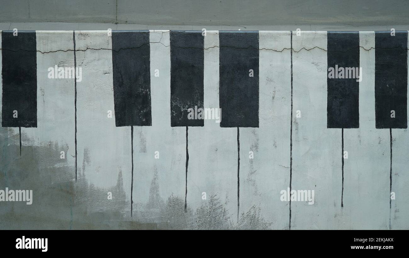 Piano Keyboard Art on the Street Wall Stock Photo - Alamy