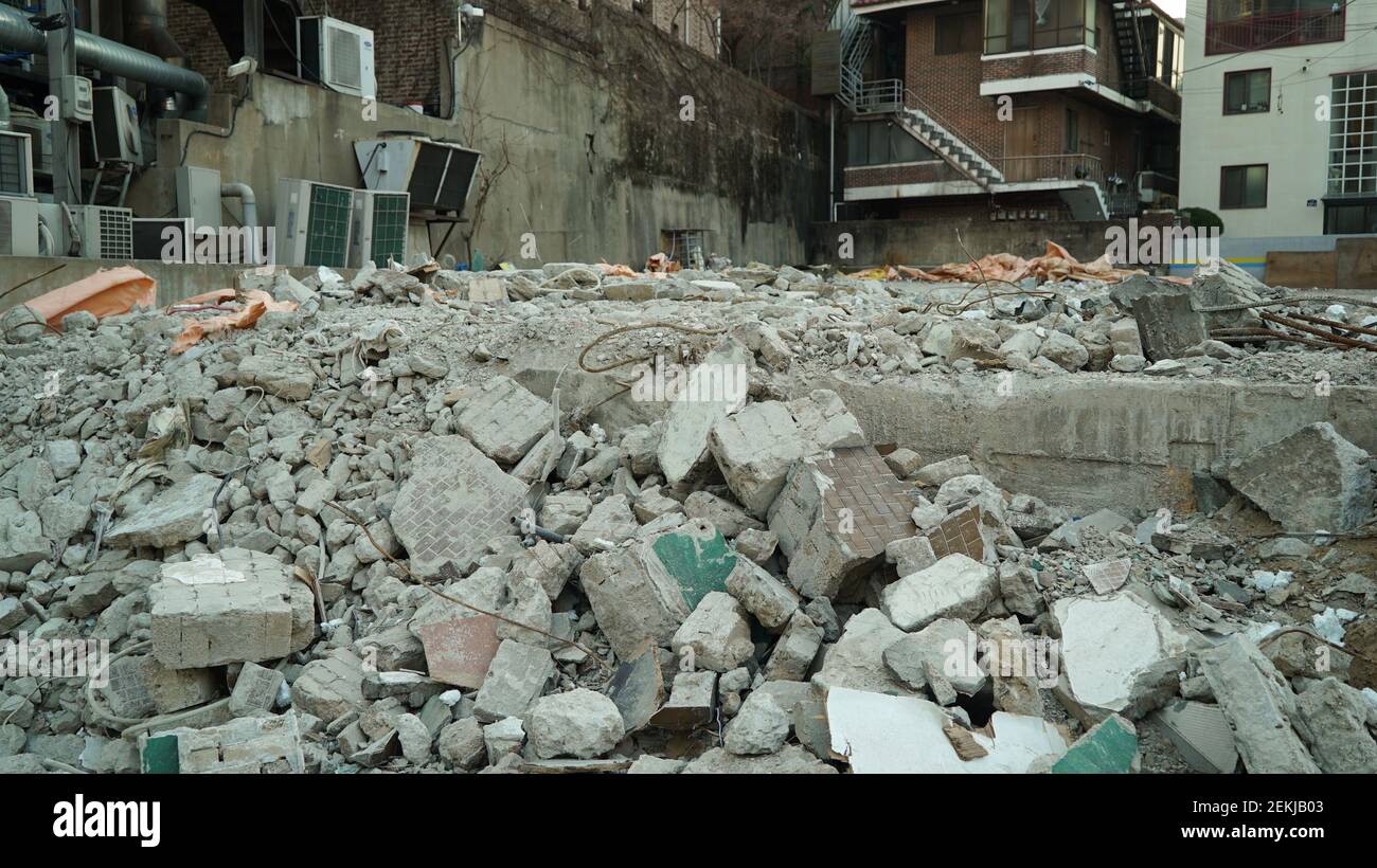 Debris from building demolition Stock Photo - Alamy