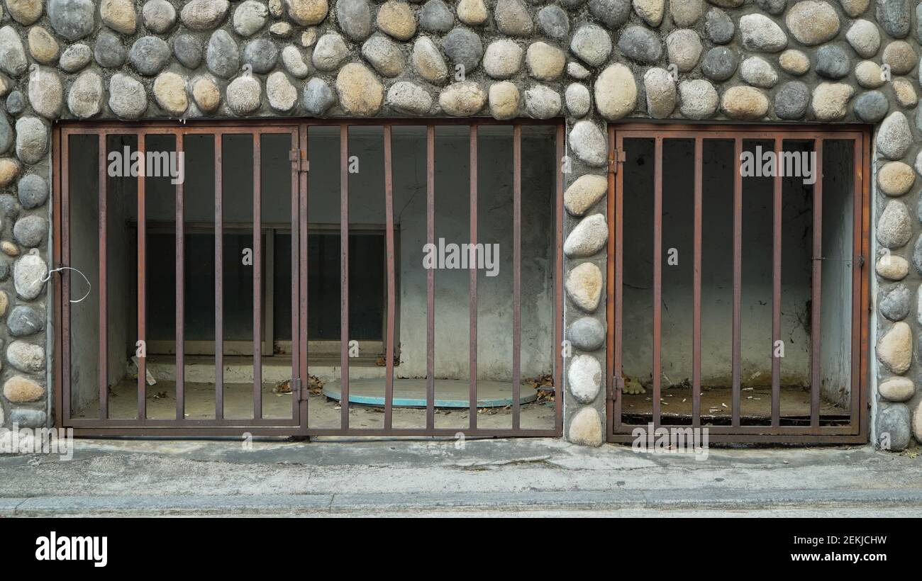 Pebble stone wall hi-res stock photography and images - Alamy