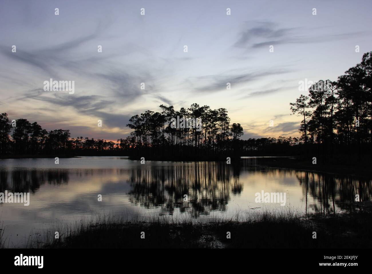 Recreation evening reflection park hi-res stock photography and images ...