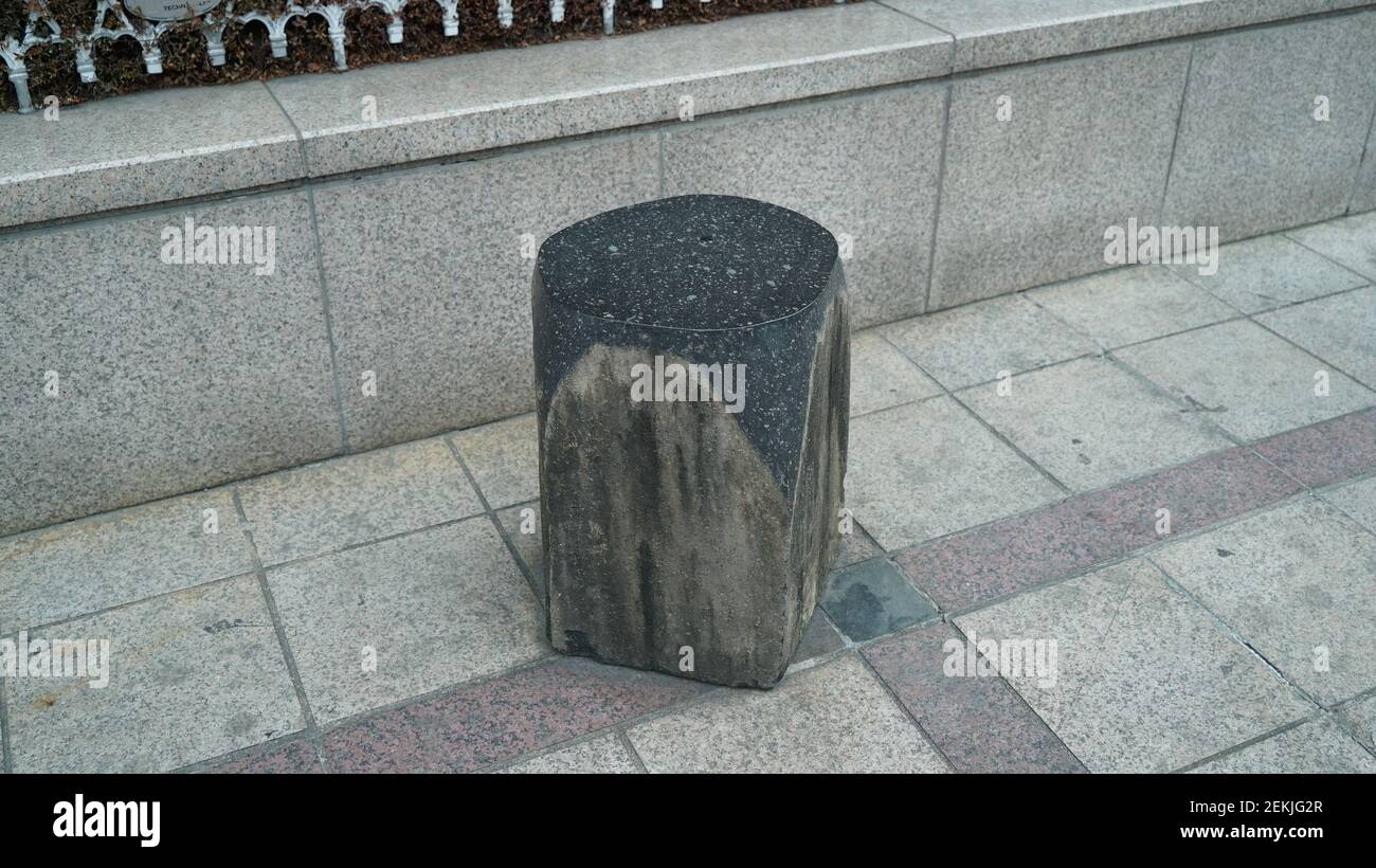 Stone chair hi-res stock photography and images - Alamy