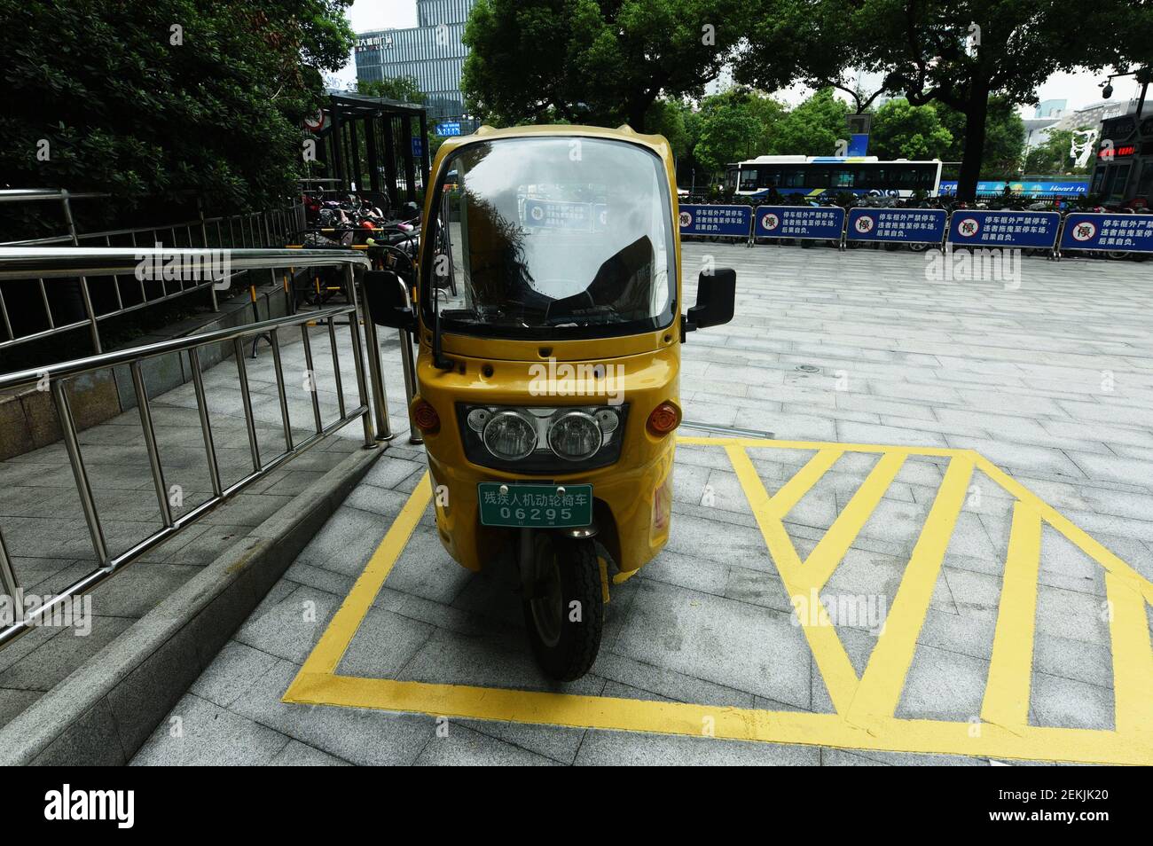 Hangzhou City put the first handicap parking places into service, at ...