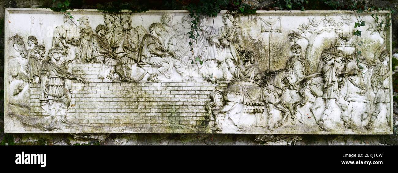 Roman bas relief hi-res stock photography and images - Alamy