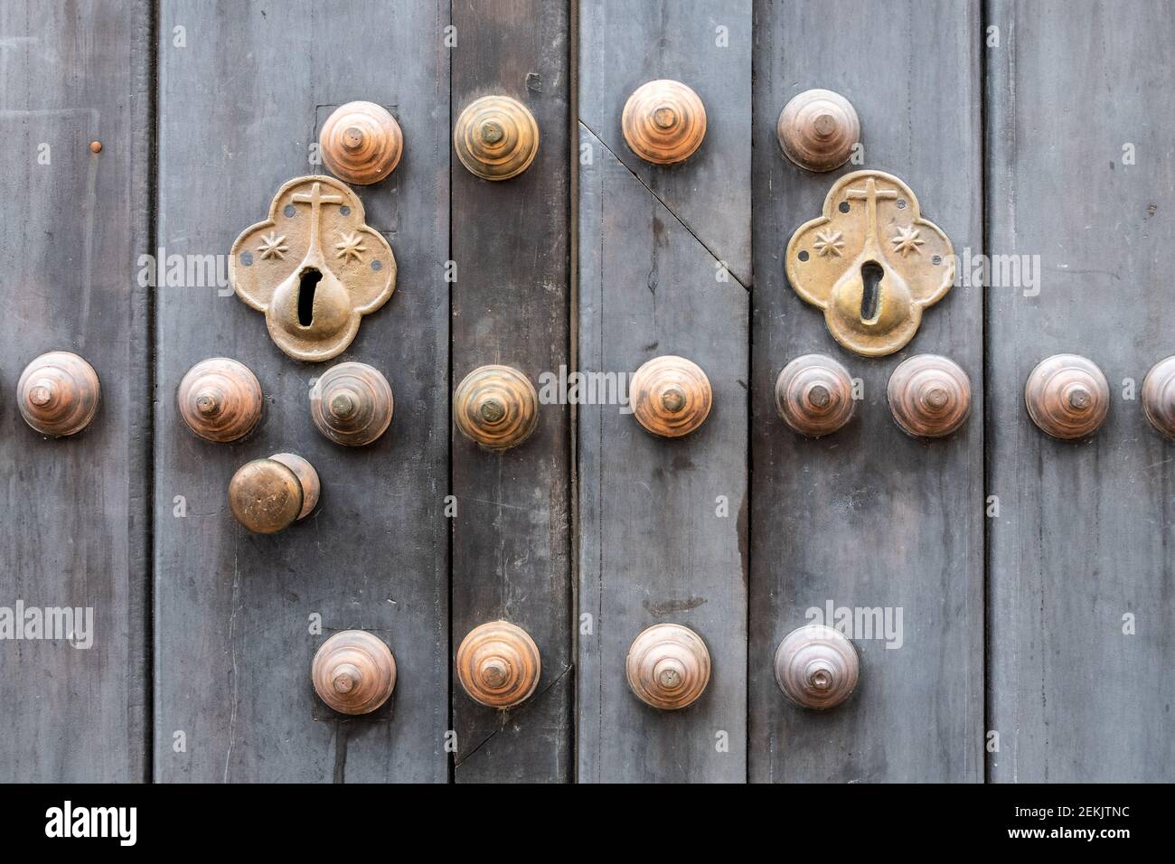 Coloniad door with rivets, Havana, Cuba, 2017 Stock Photo - Alamy