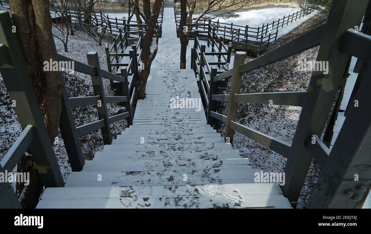 Walking down the promenade hi-res stock photography and images - Alamy