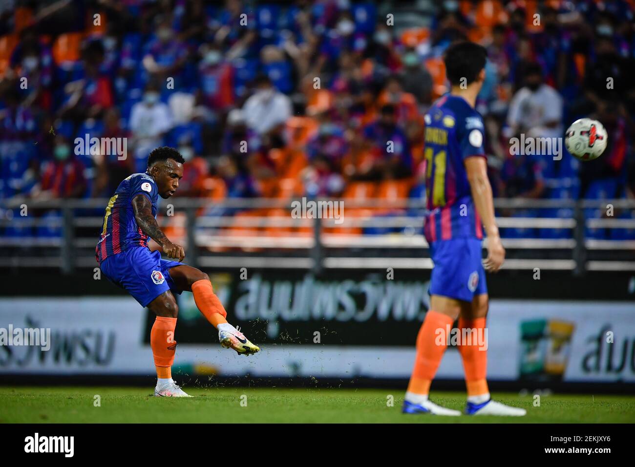 Heberty Fernandes of Port FC seen in action during the Thai League 2020 ...