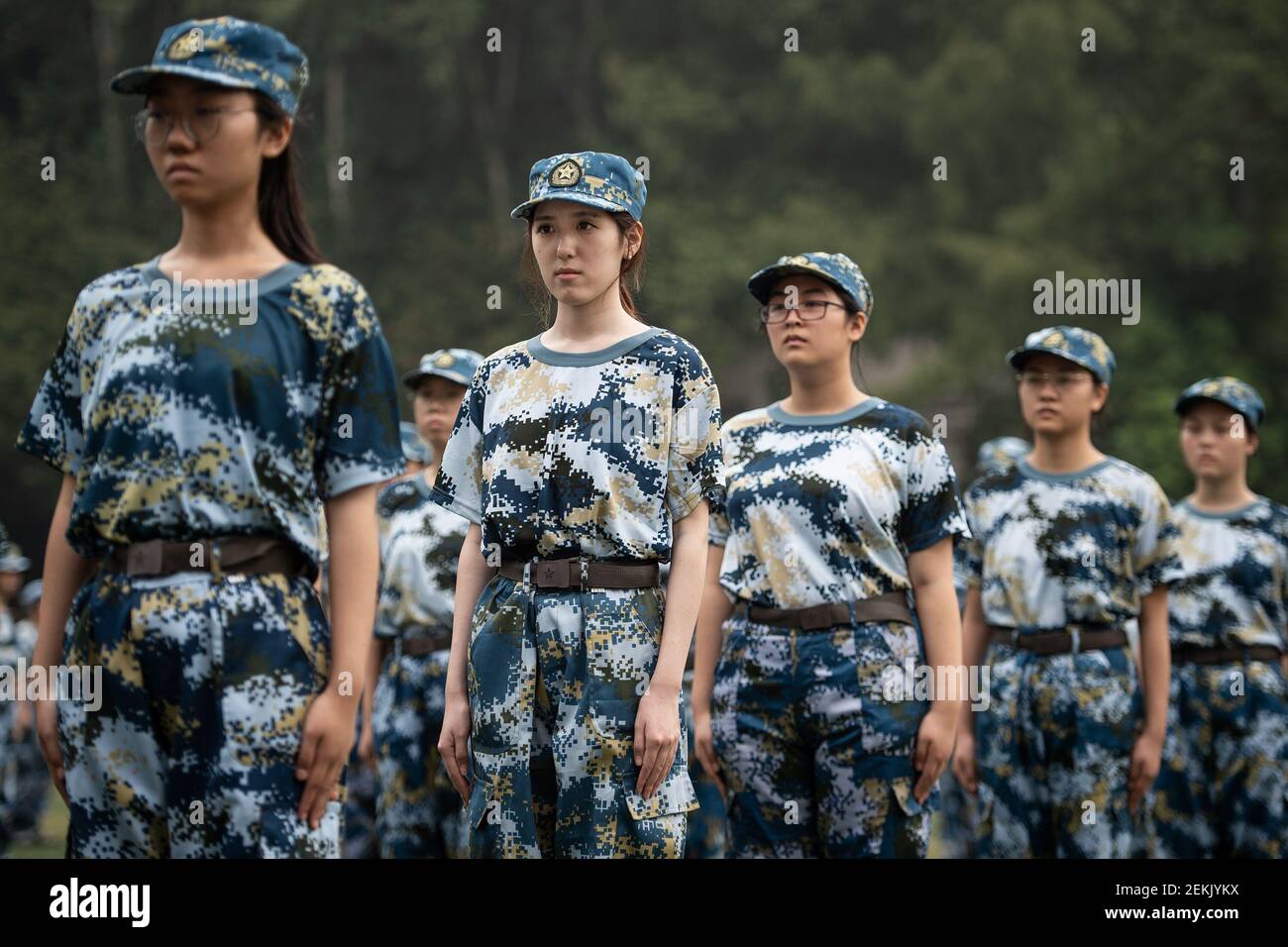 Over 7000 freshmen of Central China Normal University wear camouflage T ...