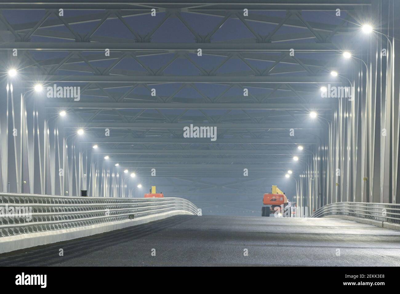 The Sanguantang Bridge which connects the east town and Zhenhai ...