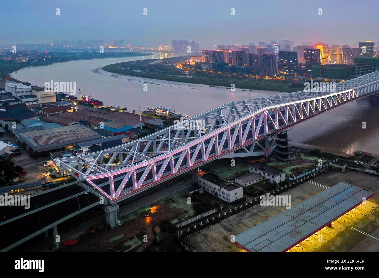 The Sanguantang Bridge which connects the east town and Zhenhai ...