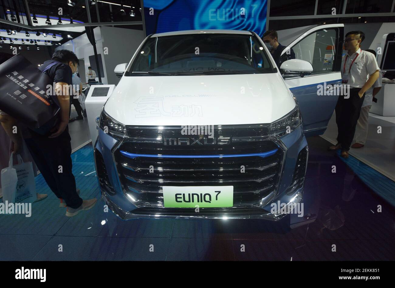 Shanghaiï¼ŒCHINA-On September 15, 2020, the world's first hydrogen fuel cell MPV, SAIC Chase ...