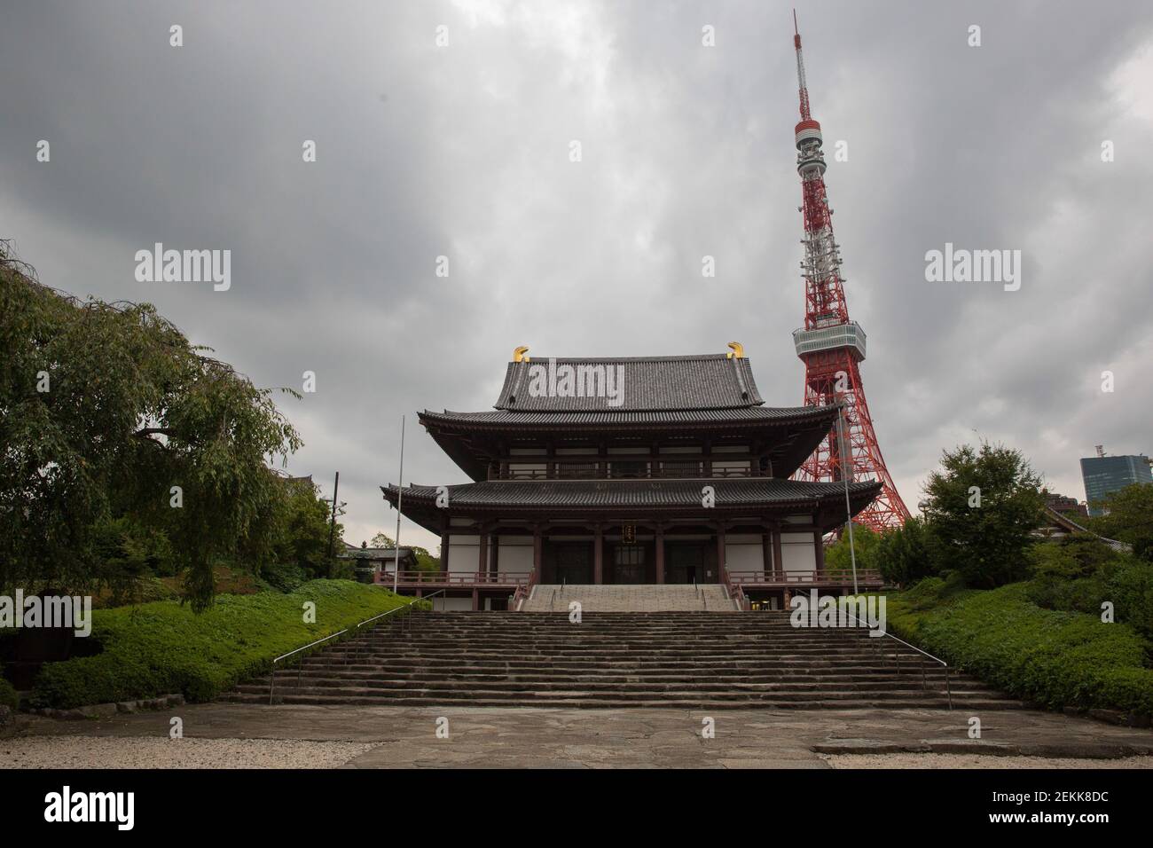 View of the Zojoji Temple in Shibakoen, Minato-Ku. (Photo by Stanislav ...