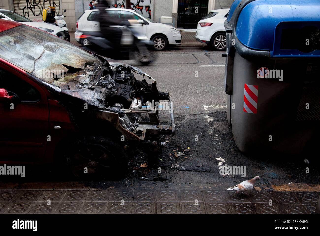 Fire damaged car, Barcelona, Spain Stock Photo - Alamy