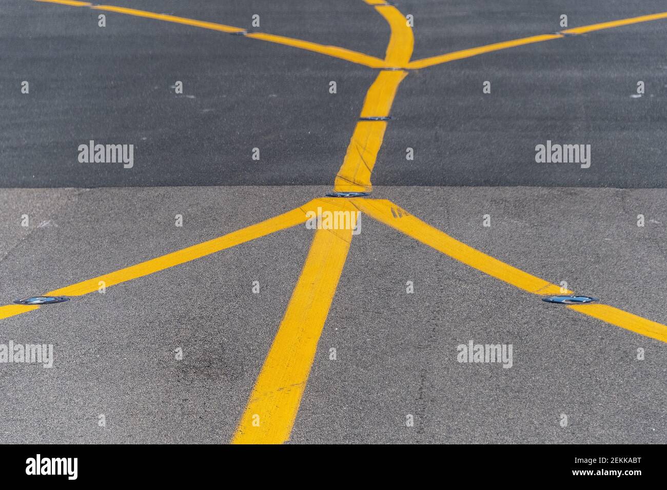 Runway airport tarmac asphalt hi-res stock photography and images - Alamy