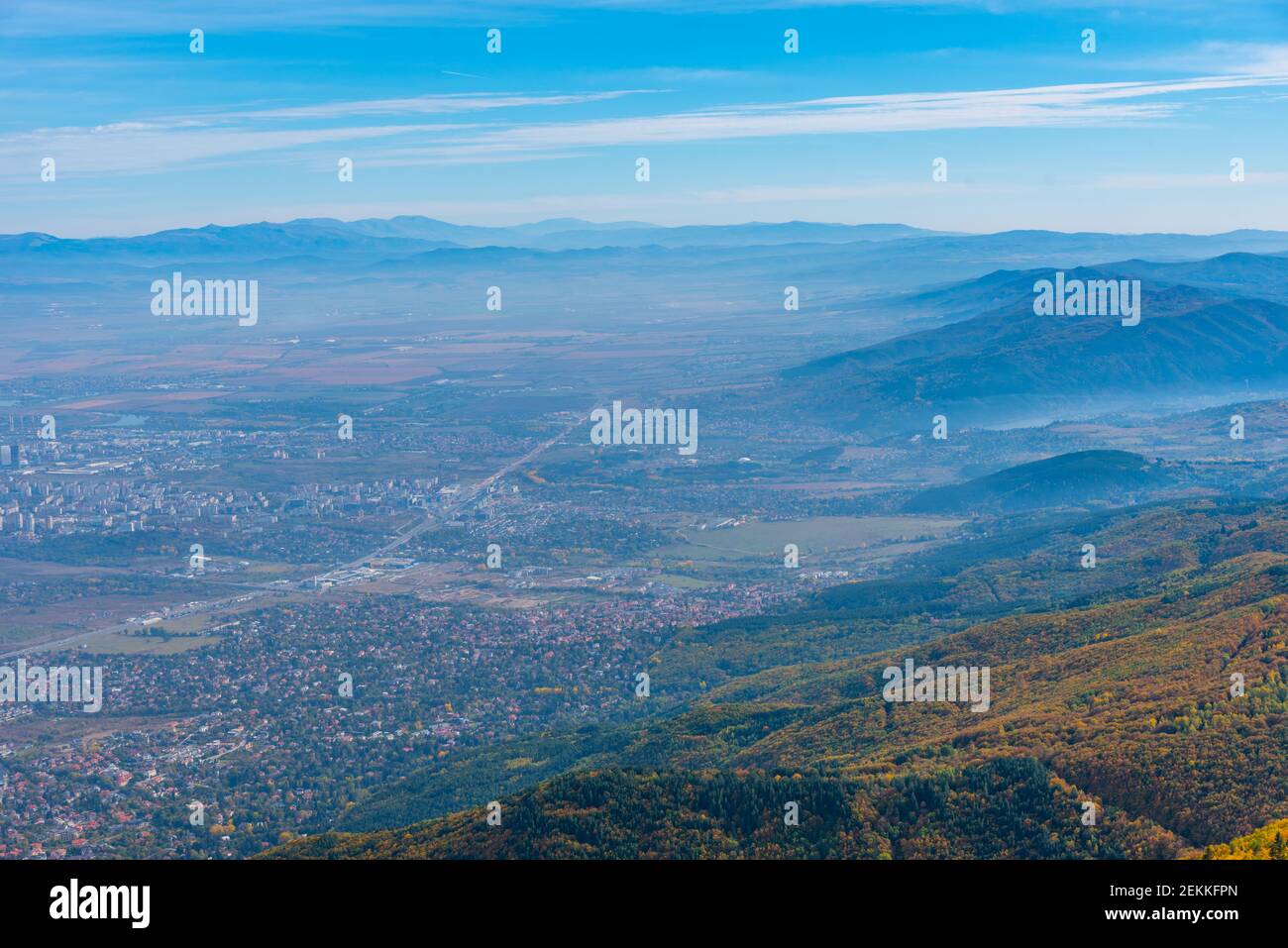 Mounatin road hi-res stock photography and images - Alamy