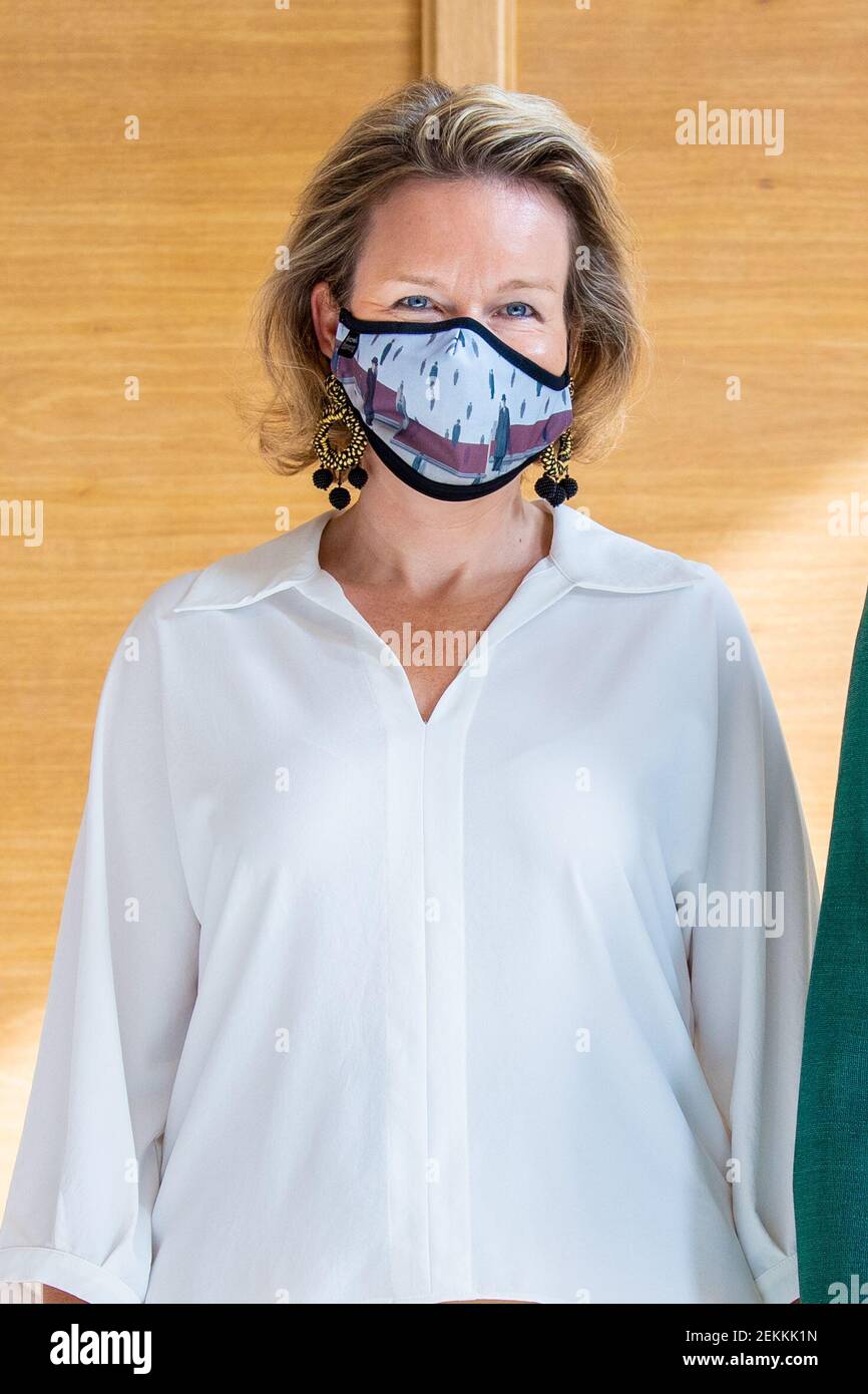 Queen Mathilde of Belgium on the bike cycling due to car-free Sunday ...