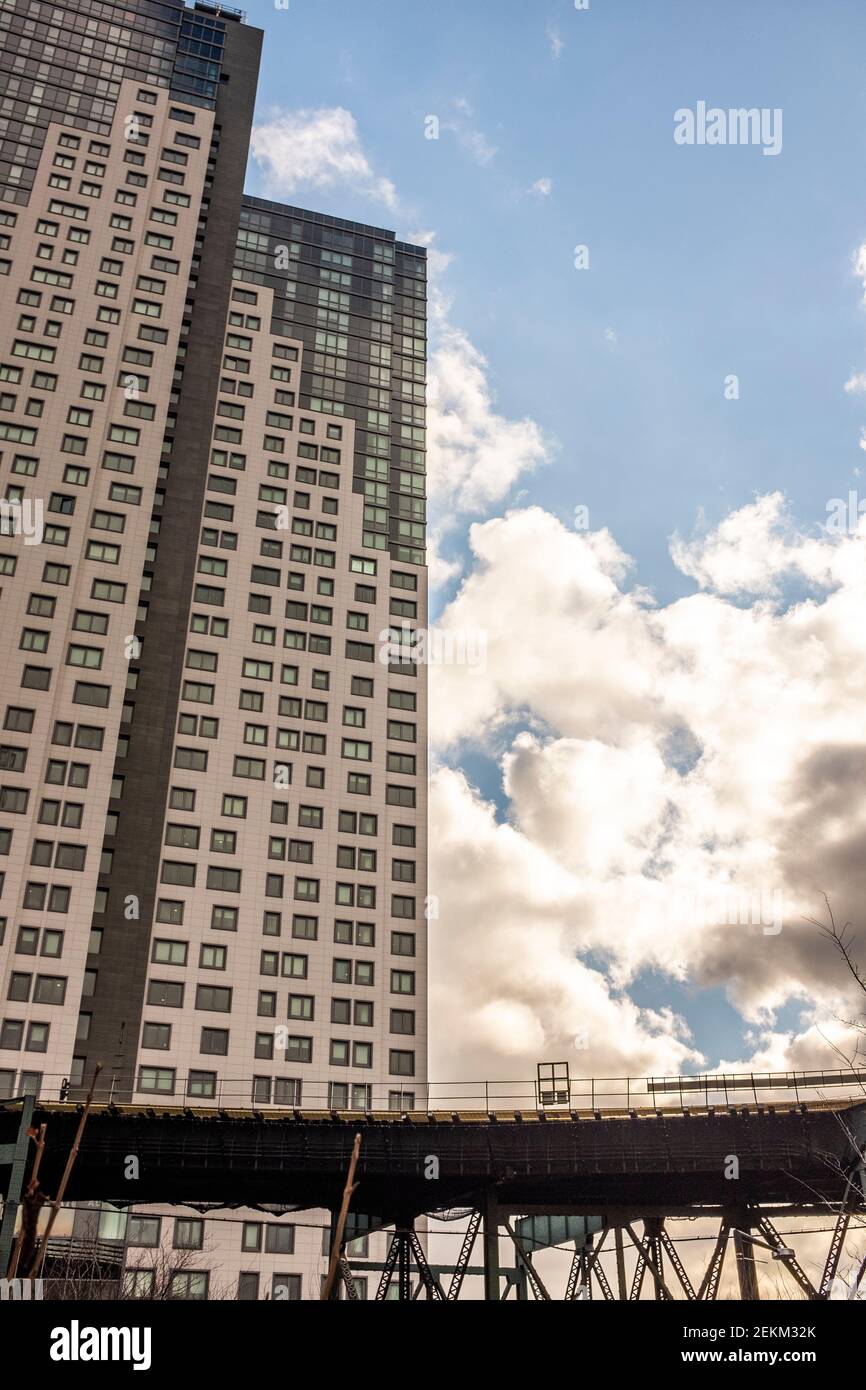 Elevated railway in the city Stock Photo - Alamy