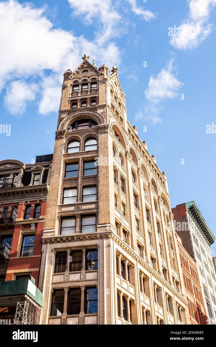 High rise look out window hi-res stock photography and images - Alamy