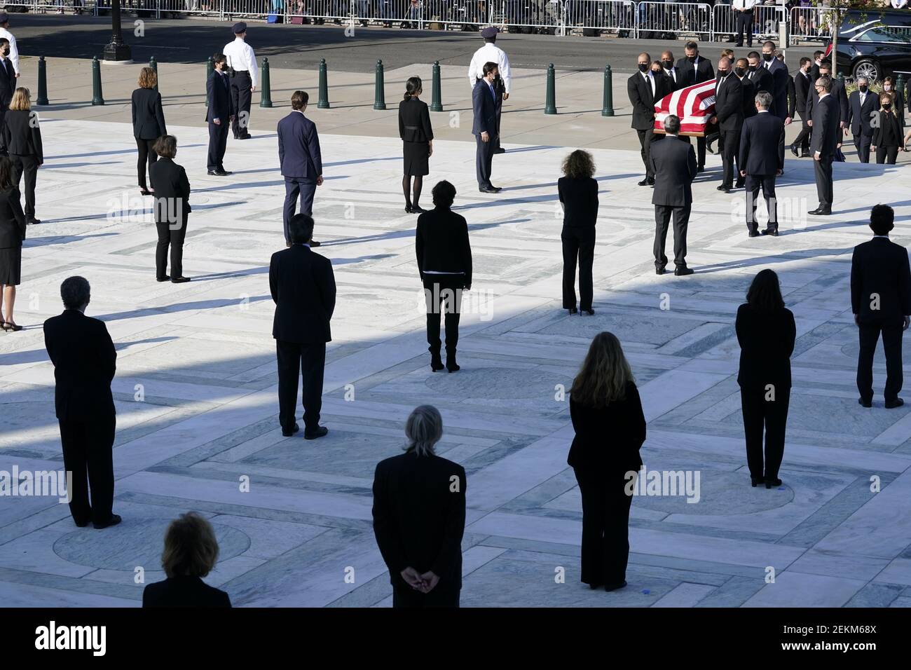 The flag-draped casket of Justice Ruth Bader Ginsburg arrives at the ...