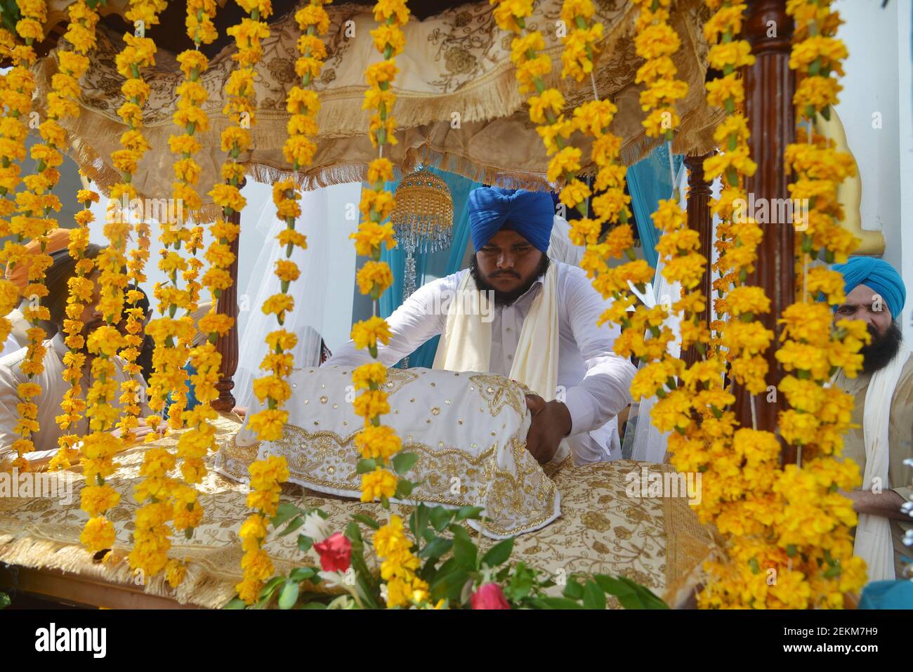Sikh community in large numbers from Pakistan and other countries are ...