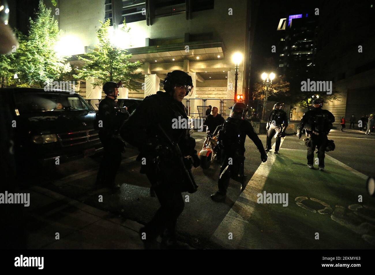 Police descend on protesters in fornt of the Police Bureau North ...
