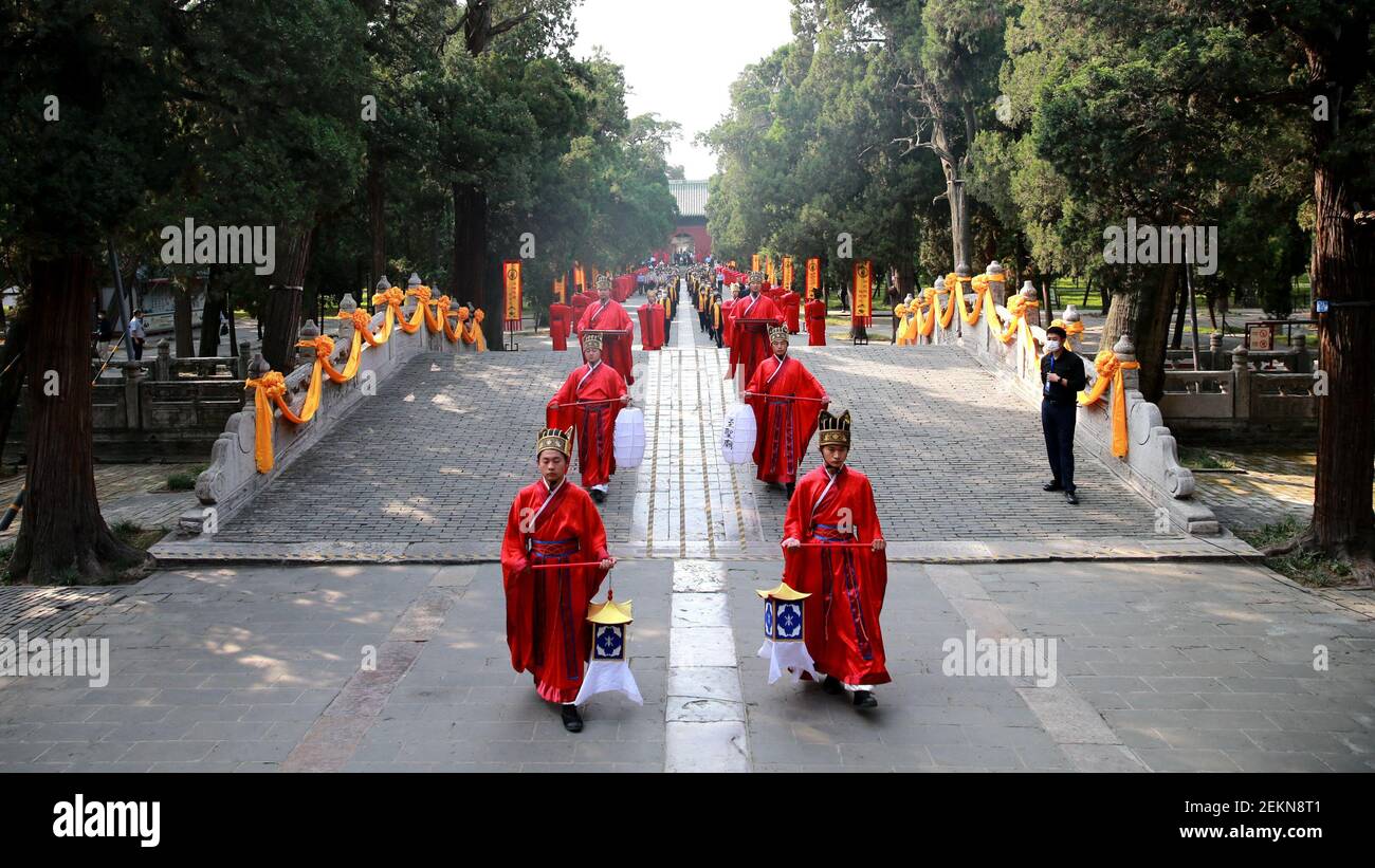 The Confucius Memorial Ceremony was held to celebrate Confucius' 2571th ...
