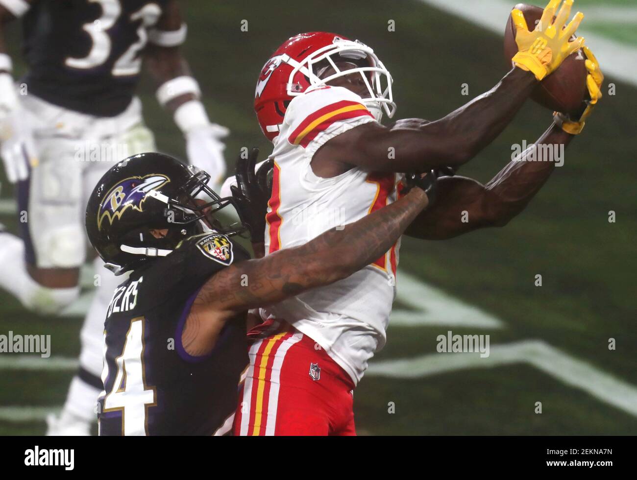 Kansas City Chiefs WR Tyreek Hill (10) catches a touchdown pass in the ...