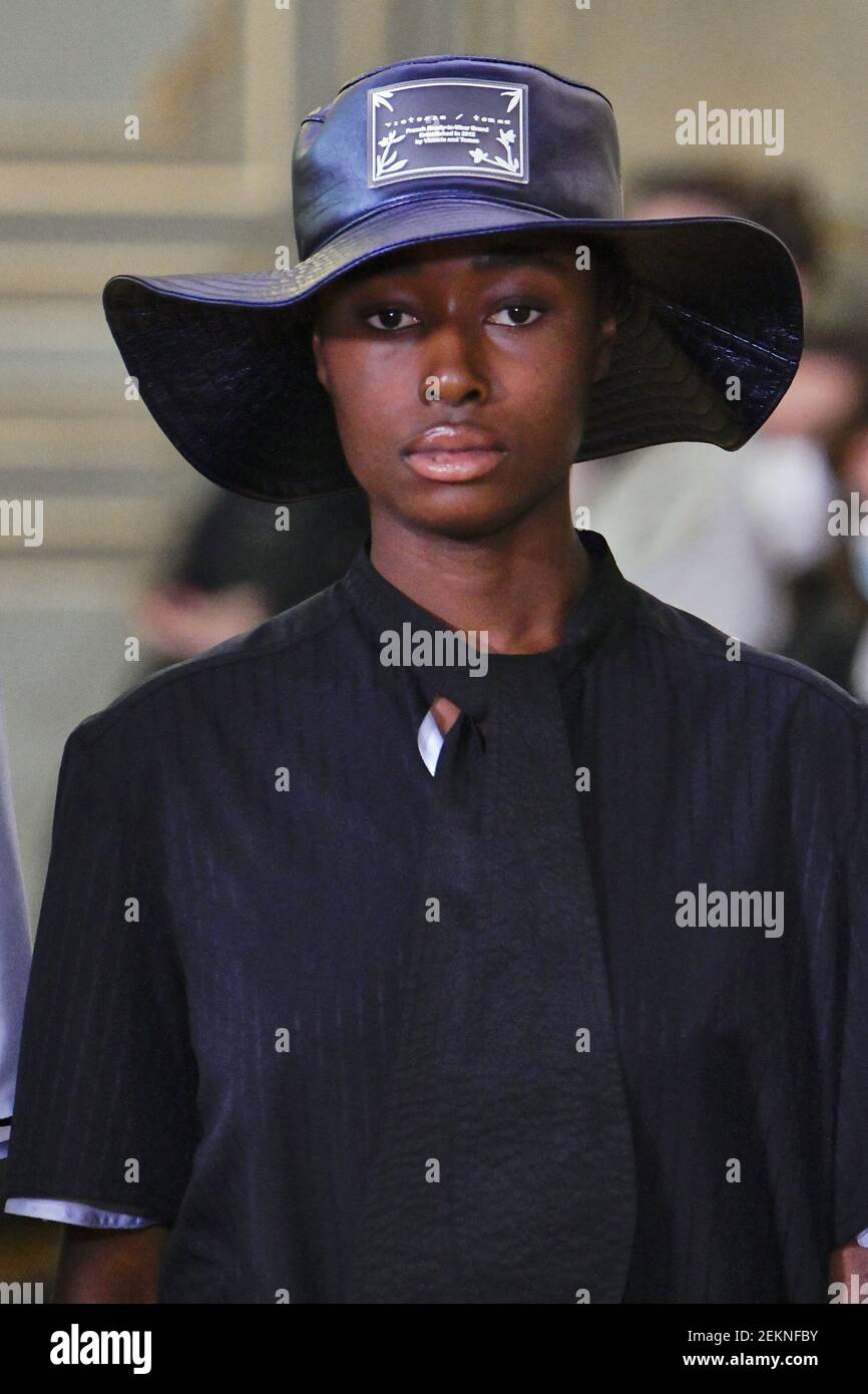 Details and accessories on the runway during the Victoria Thomas ...