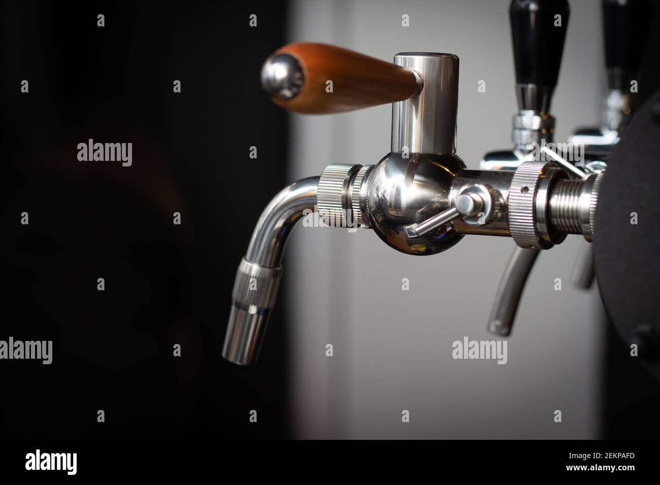 Pub bar taps hi-res stock photography and images - Alamy