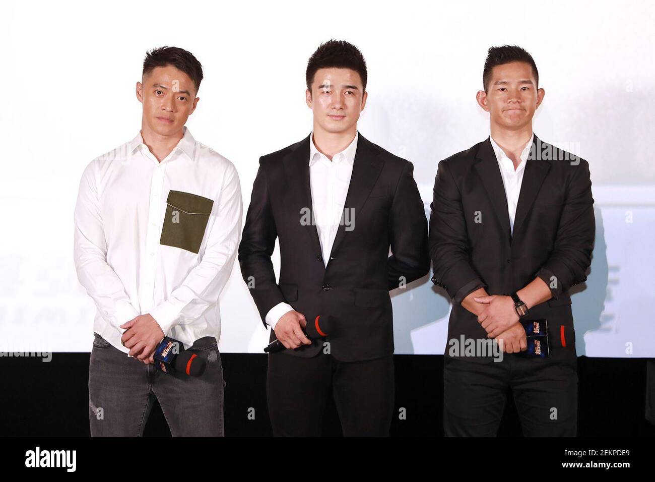 Cast members, including Zhu Zhengting, Allen, Zhang Guoli and others ...