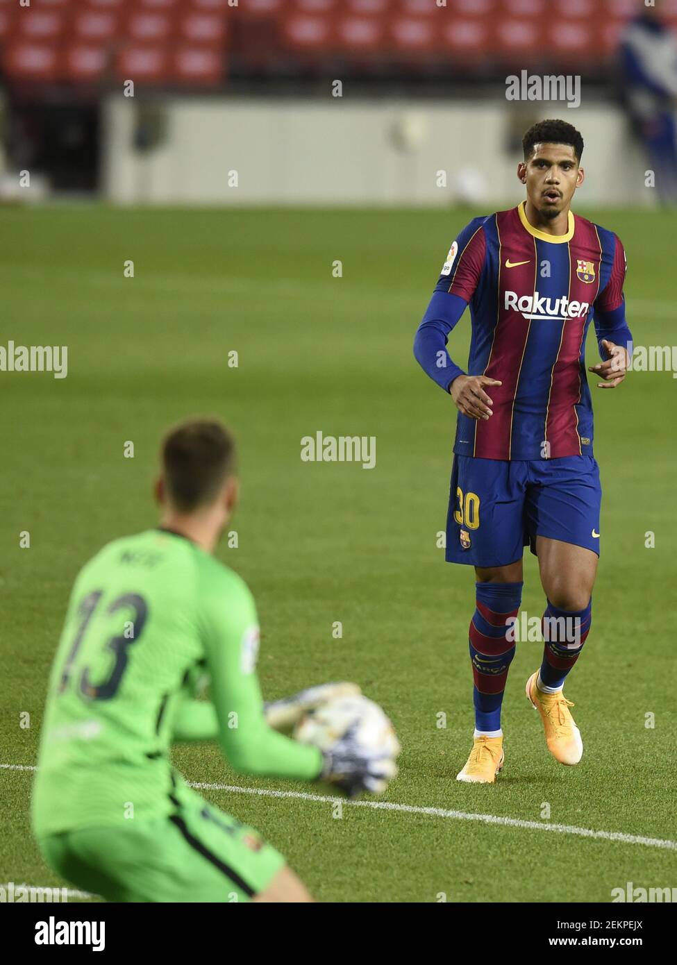 Ronald Araujo of FC Barcelona looks his teammate Norberto Murara Neto ...