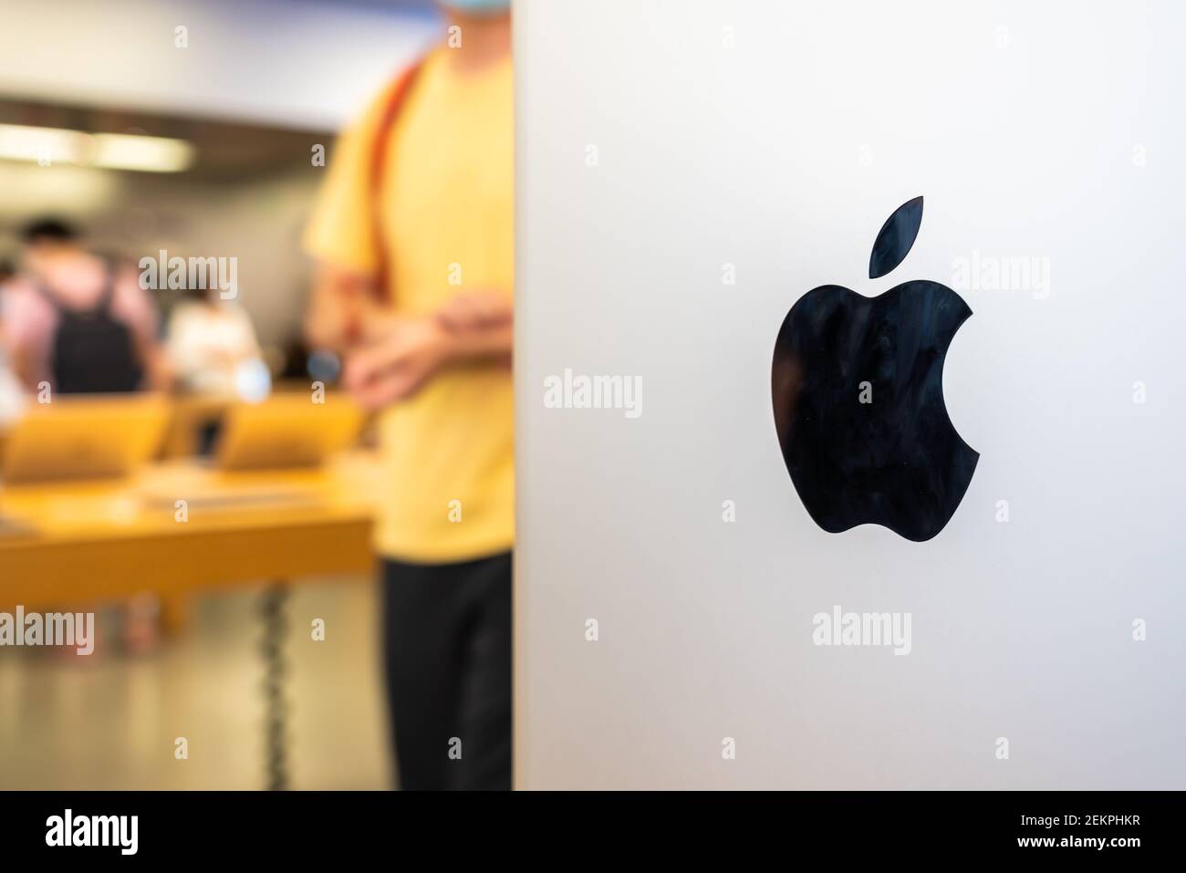 An Apple logo seen on a Mac Pro at an Apple retail store in Shenzhen ...