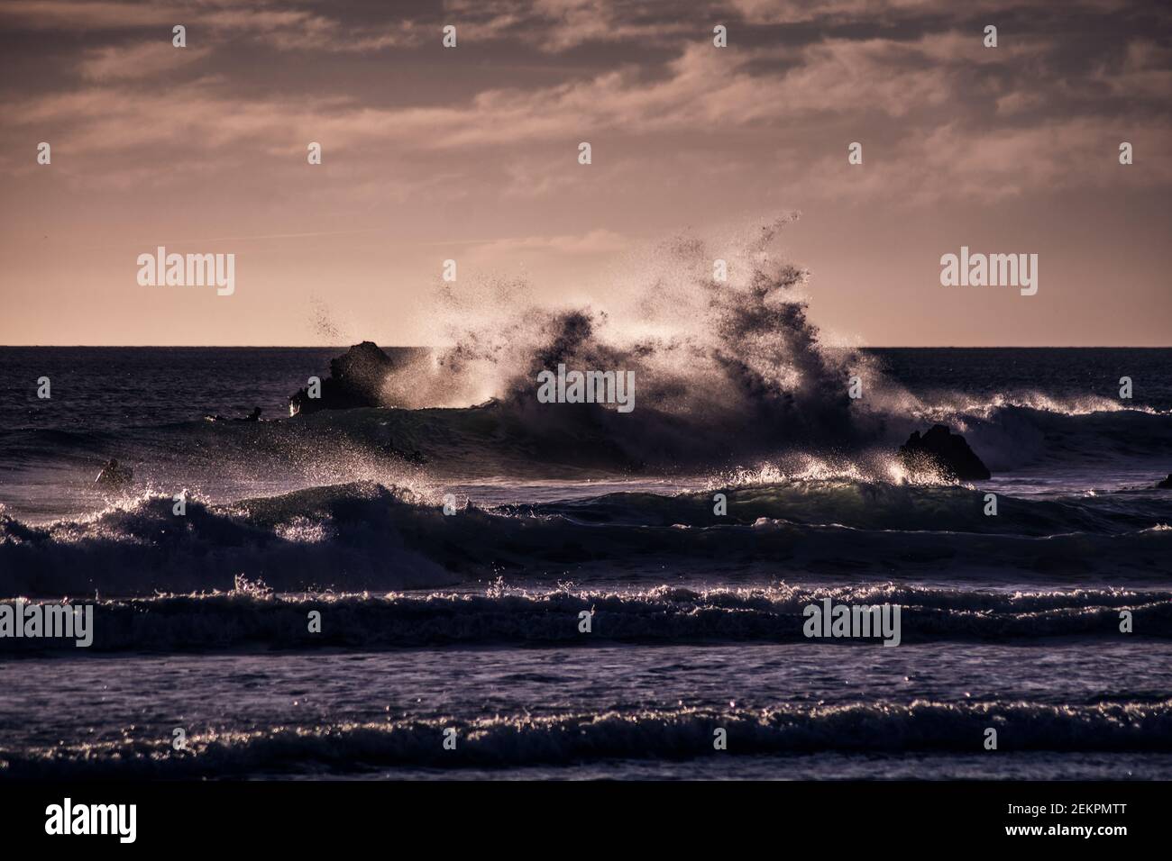 Surfer above wave hi-res stock photography and images - Alamy