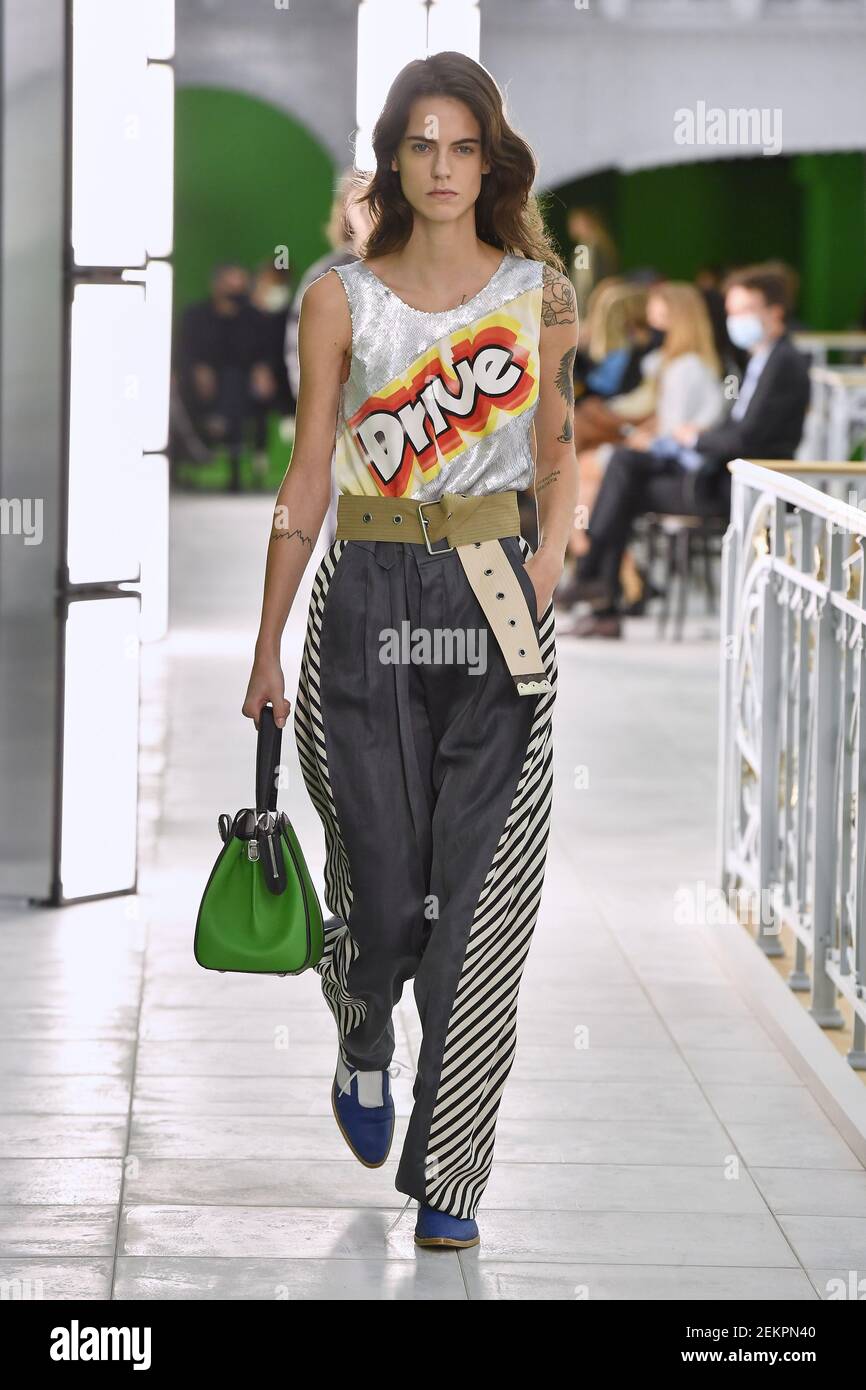 Model on the runway at the Louis Vuitton fashion show during Spring ...