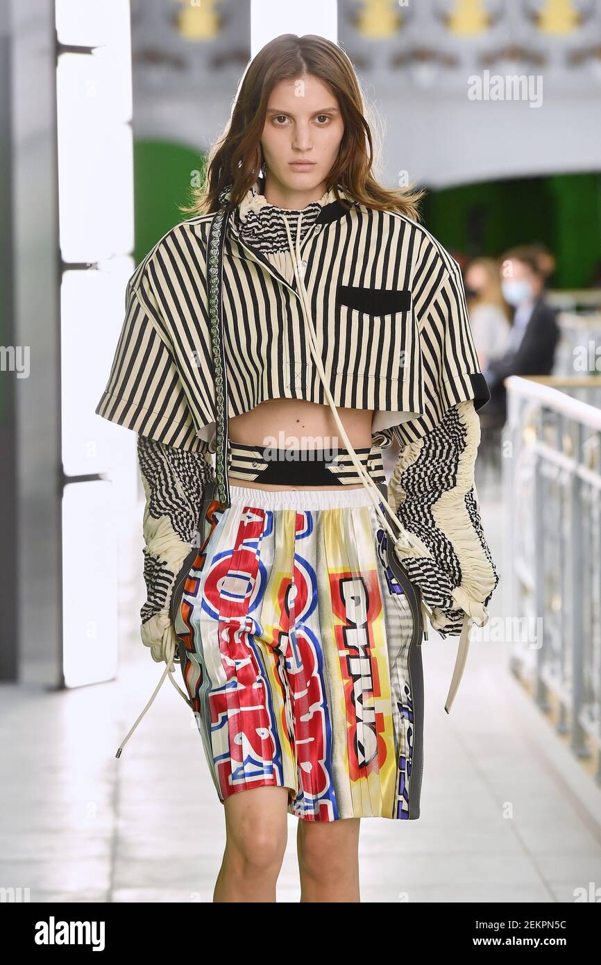 Model on the runway at the Louis Vuitton fashion show during Spring ...