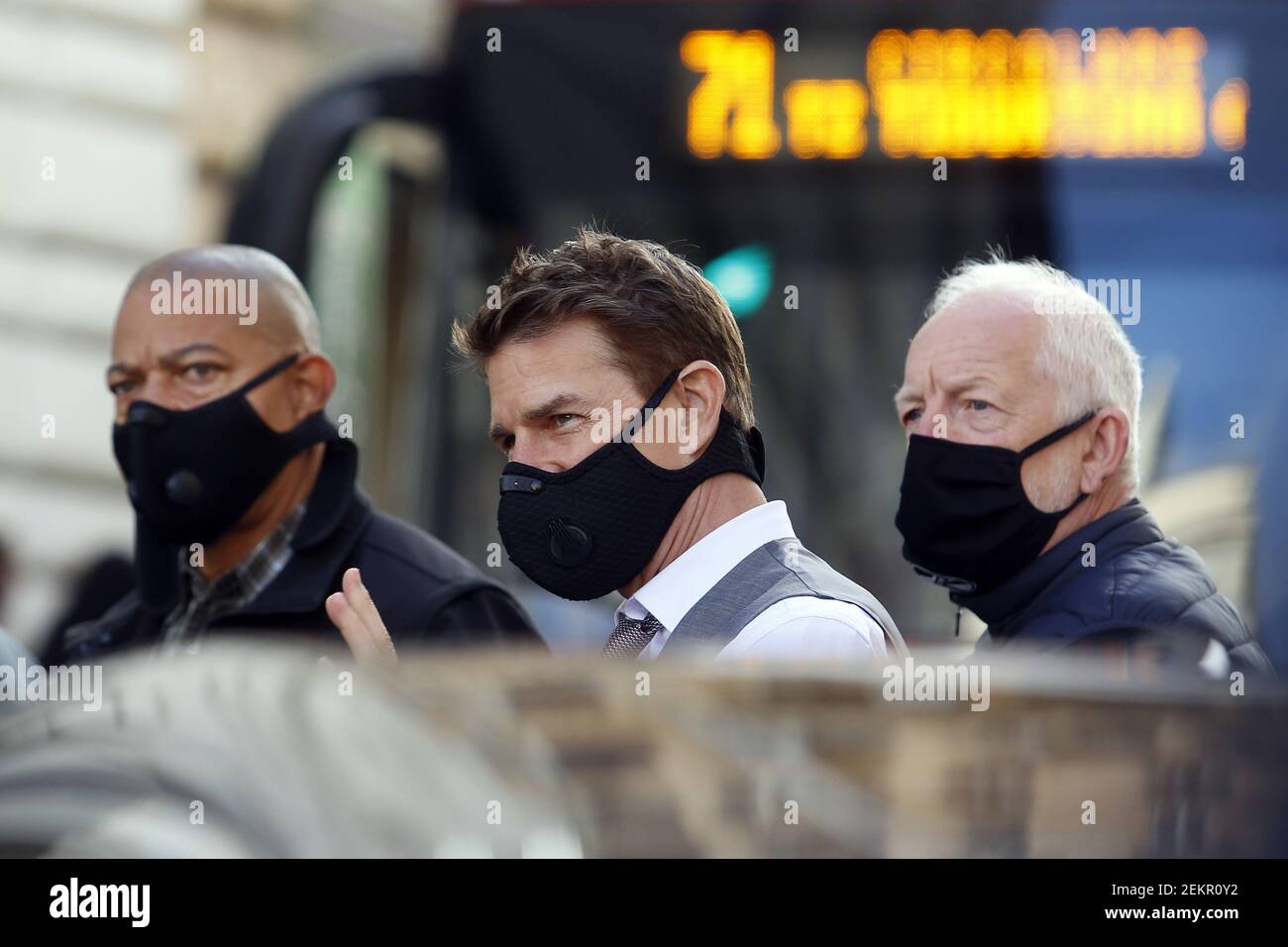 Actor Tom Cruise wearing a face mask on the set of the film Mission ...