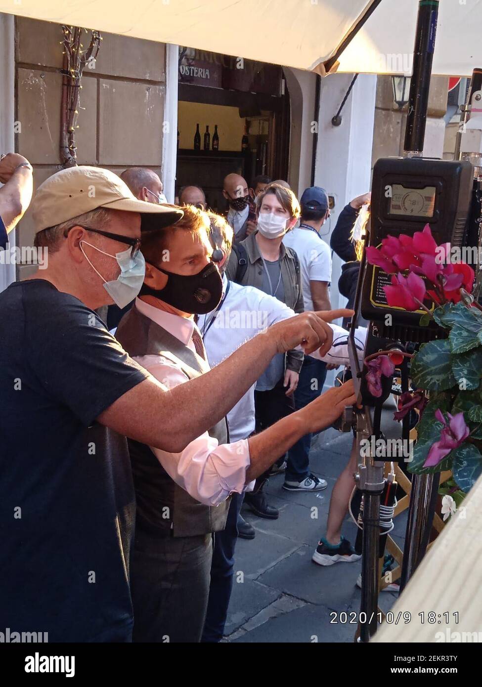 Tom Cruise is seen on set of Mission: Impossible 7 in Rome, Italy on ...