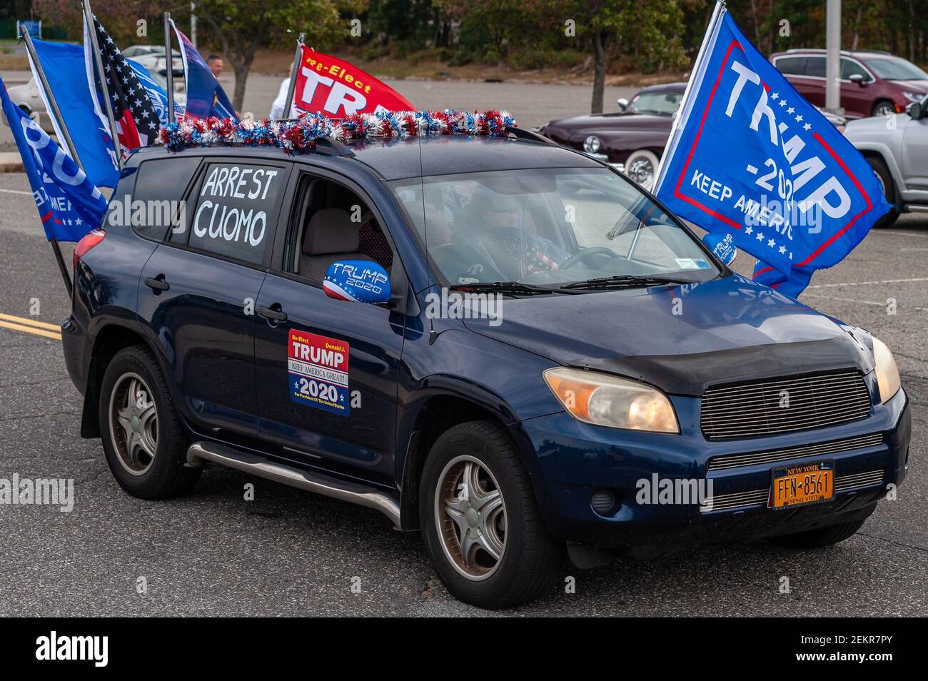 The Trump convoy is getting on its way for a rally down the Long Island ...