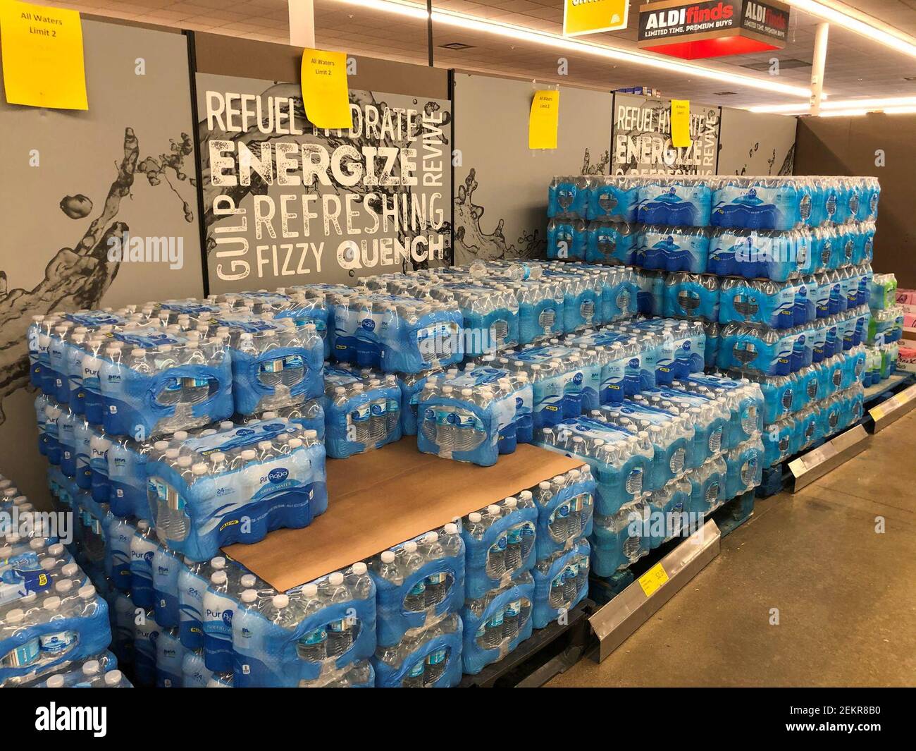 Plano, USA. 23rd Feb, 2021. Photo taken on Feb. 23, 2021 shows packs of ...