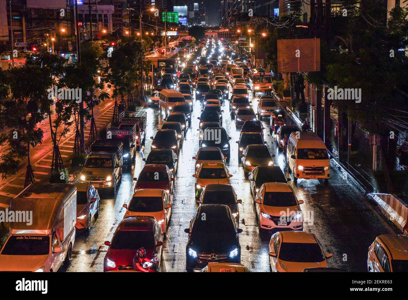 A view of a Long traffic jam at Rama 4 Road during a heavy rainfall ...