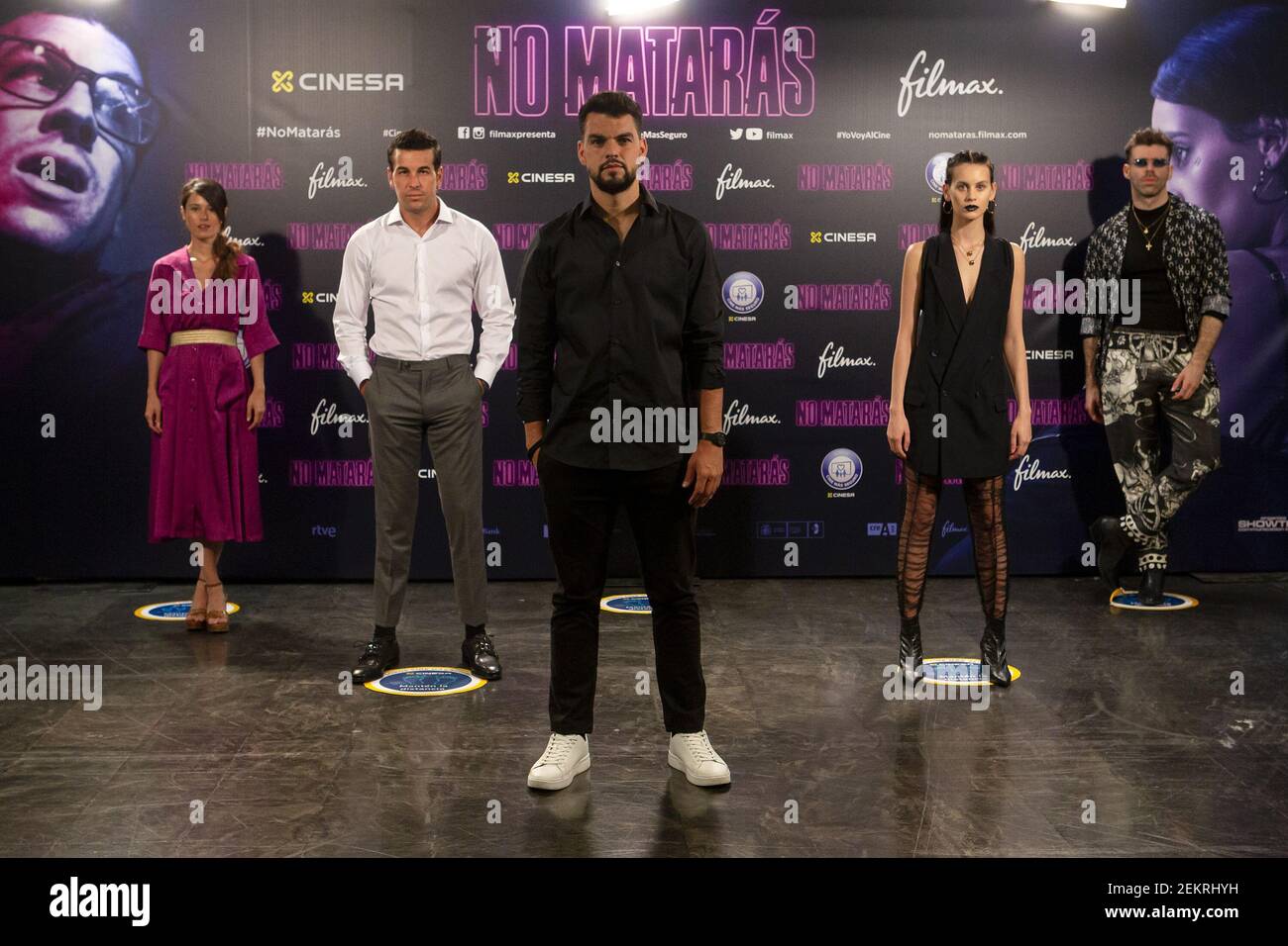 Elisabeth Larena, Mario Casas, David Victori, Milena Smit and Fernando ...