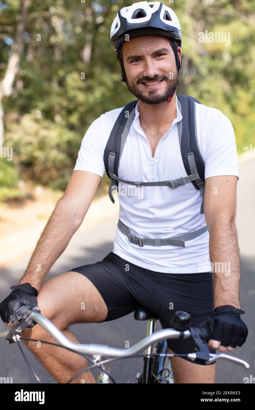 Man wearing lycra hi-res stock photography and images - Alamy