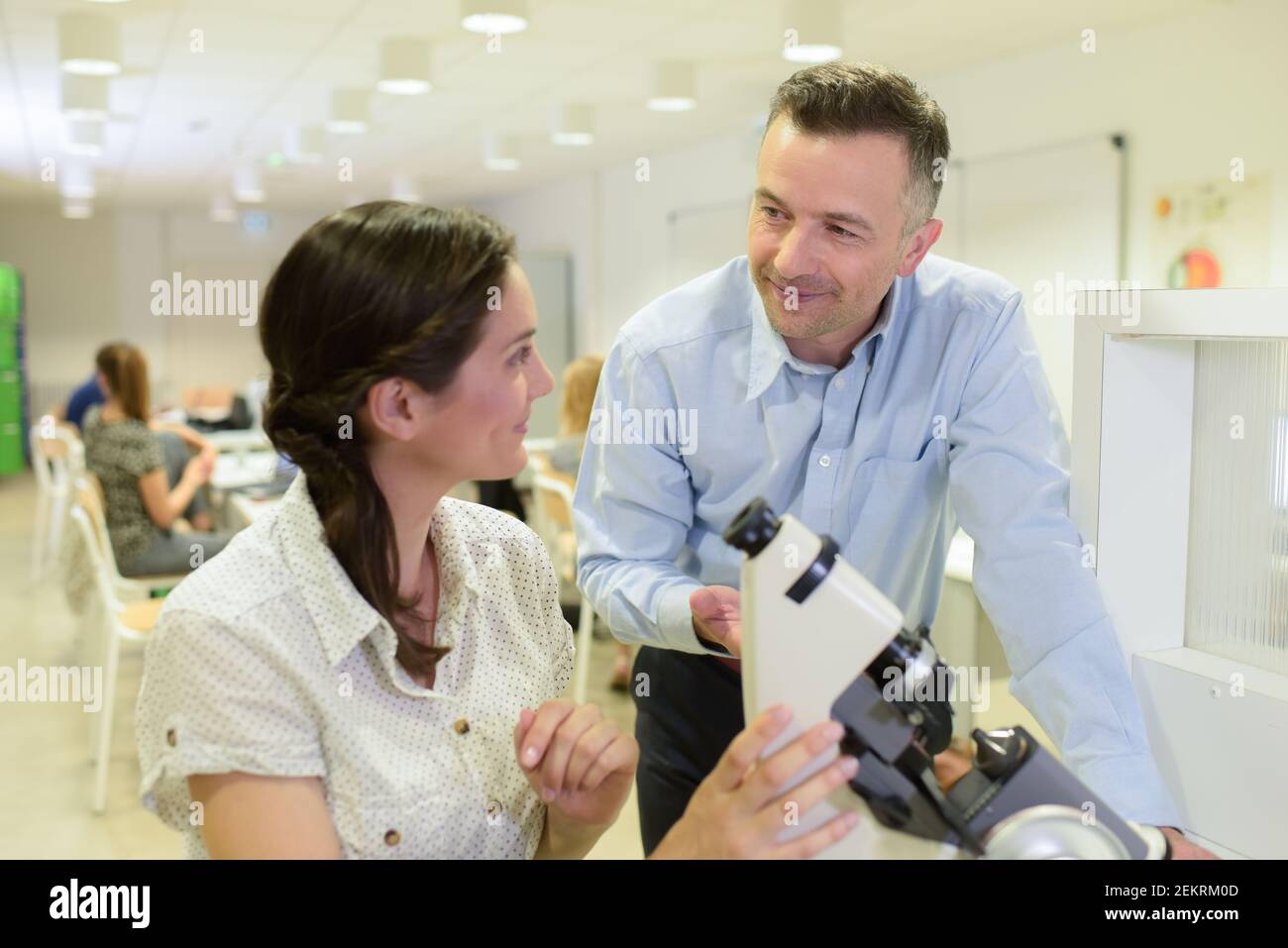 Group of scientists discussion hi-res stock photography and images - Alamy