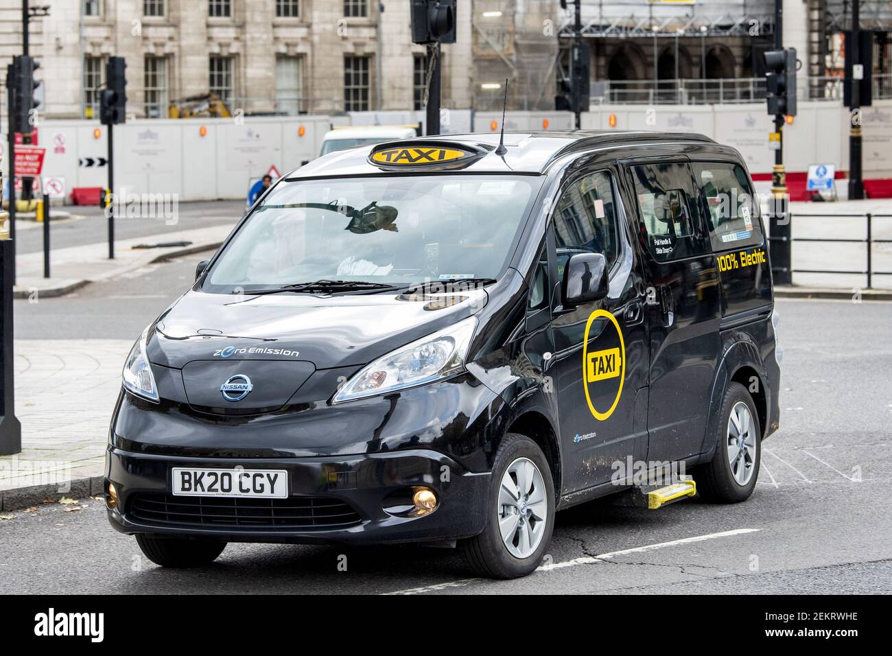 London's first electric taxi since the Bersey Taxi in the late 1890s ...