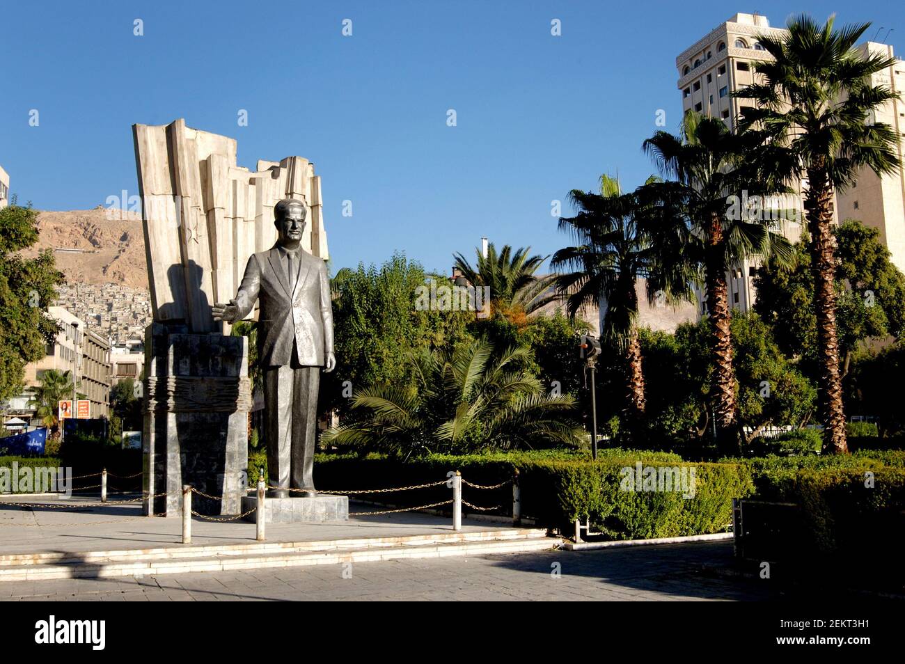 Statue of Hafiz al Assad in Damascus city center Stock Photo - Alamy