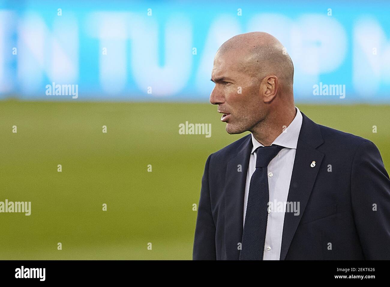 Real Madrid coach Zinedine Zidane during the La Liga match between Real ...