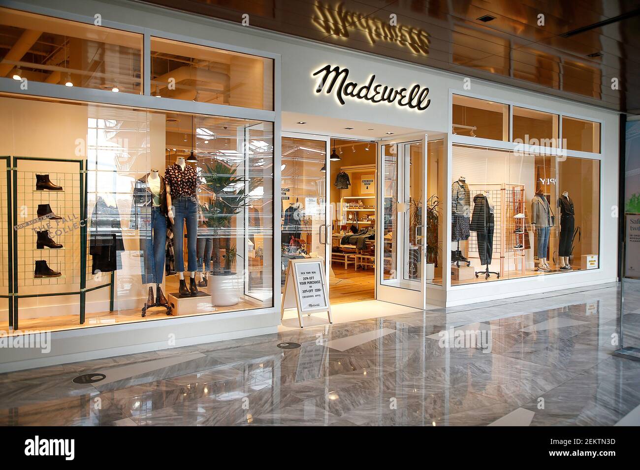 Madewell logo and store seen in Hudson Yards. (Photo by John Lamparski ...