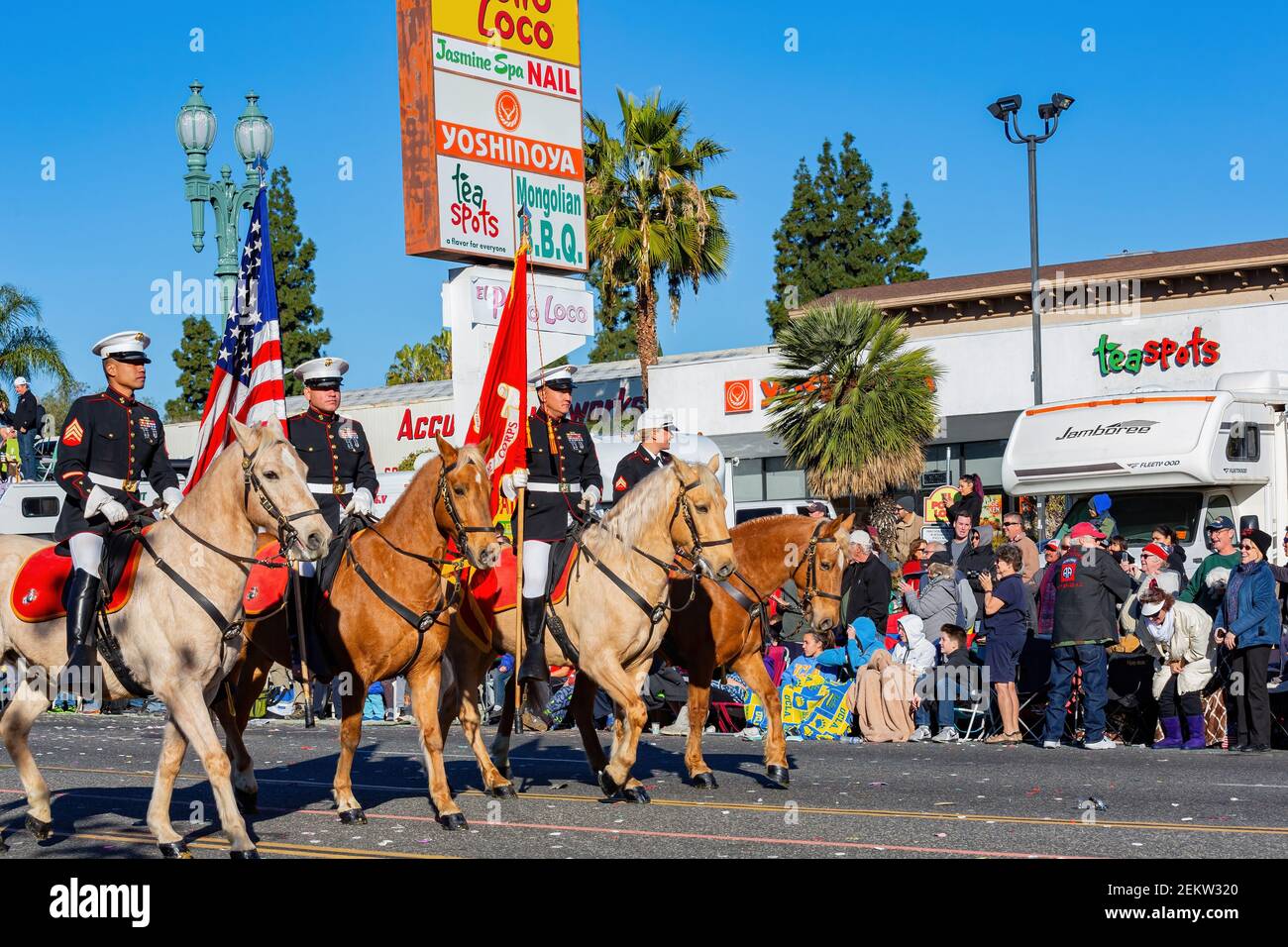 Pasadena, JAN 1, 2016 - Sunny view of the famous Rose Parade Stock ...