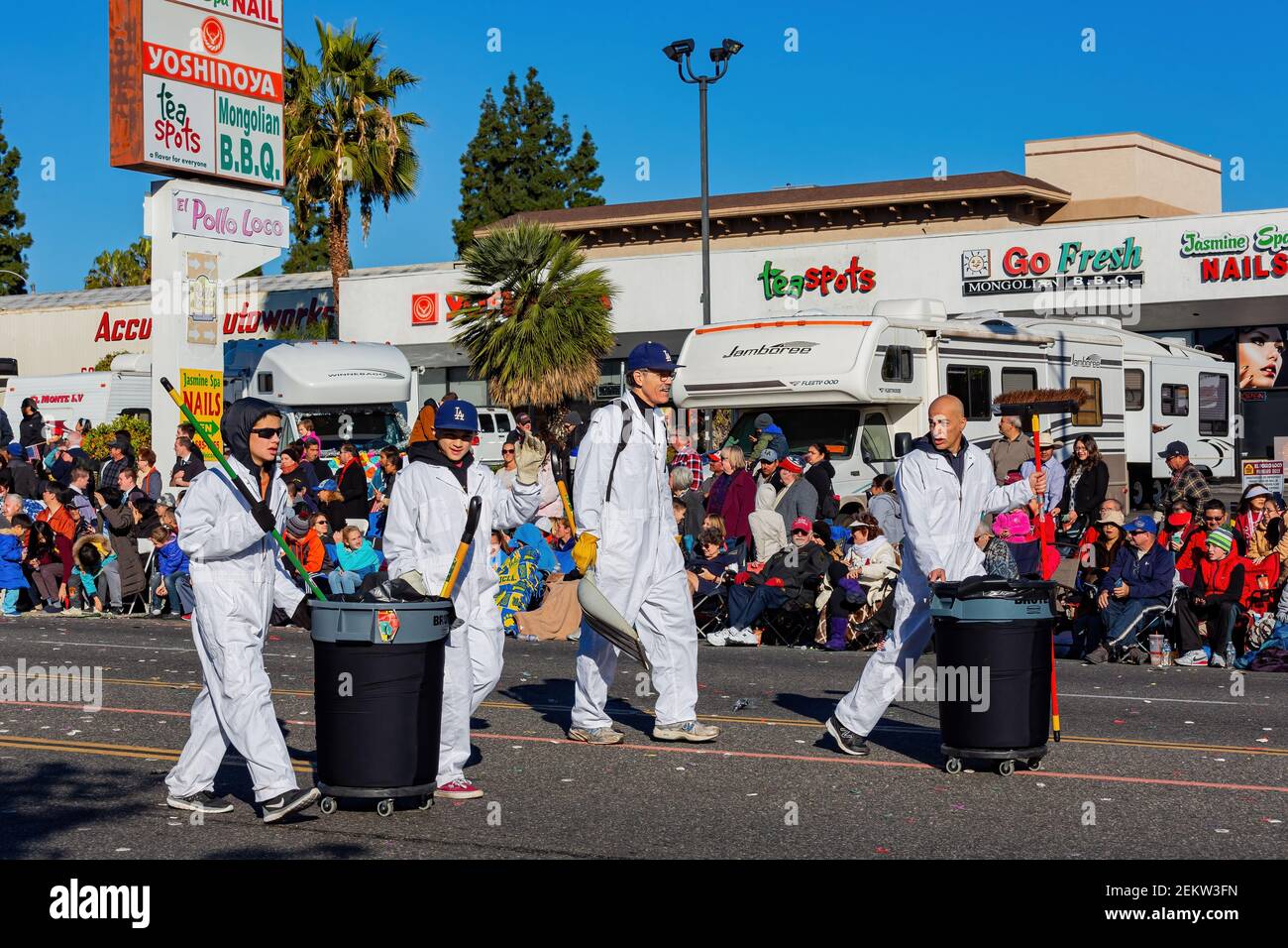 Pasadena, JAN 1, 2016 - Volunteer clean up the horse poo in the famous ...